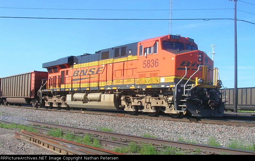 BNSF 5836